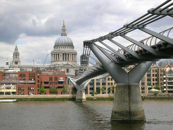 The 10 Most Famous Norman Foster Buildings - Archeetect