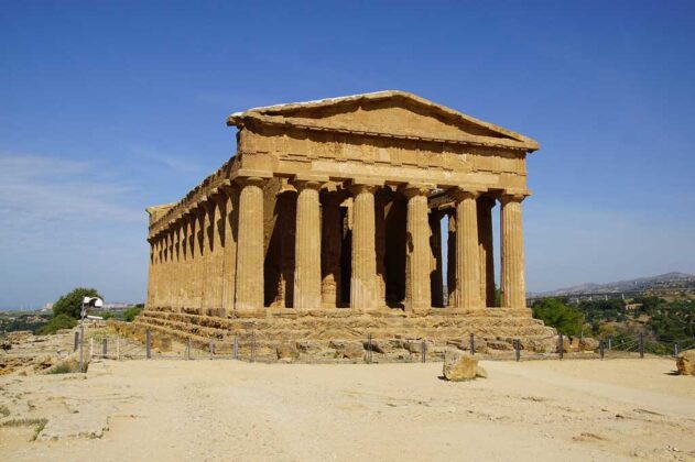 Peripteral Temple in Ancient Greek Architecture - Archeetect