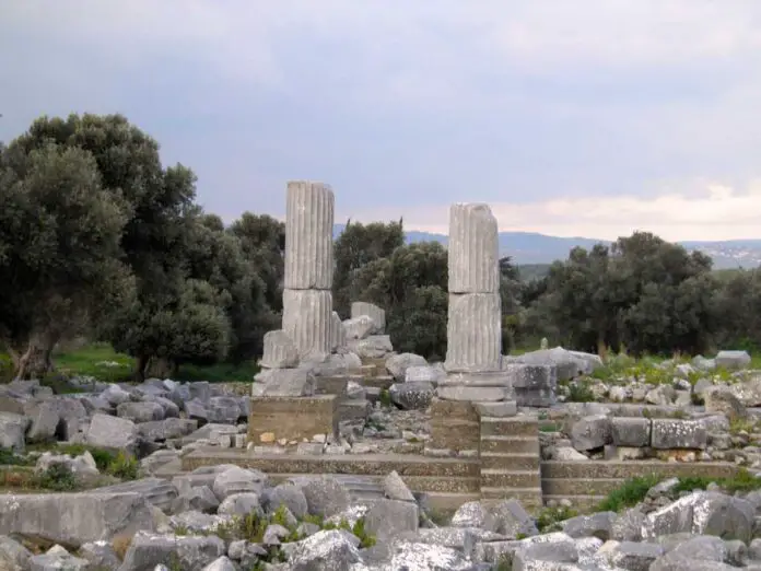 Peripteral Temple in Ancient Greek Architecture - Archeetect